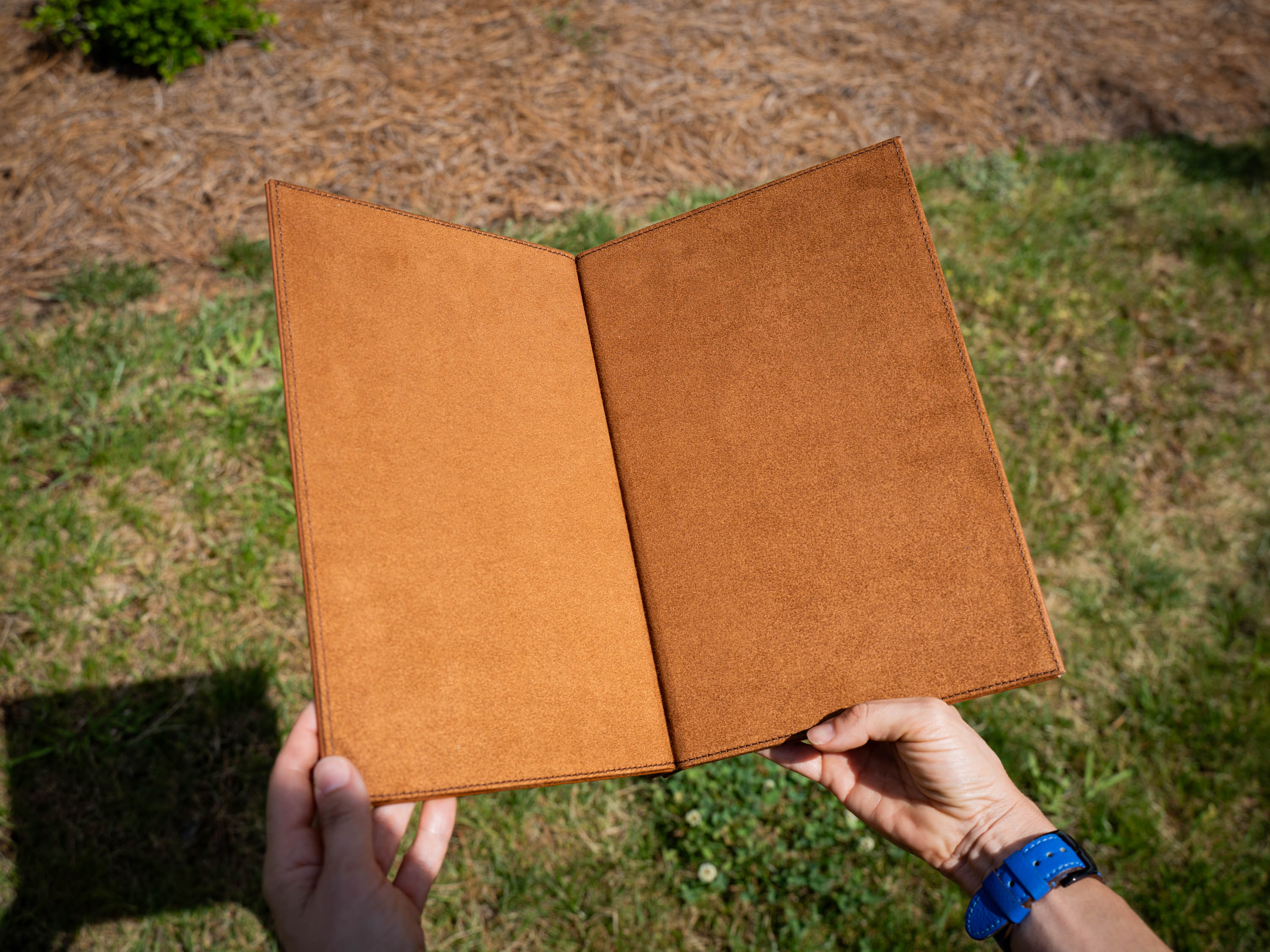 Italian Leather Menu with Chicago Screws - Brown | olpr.